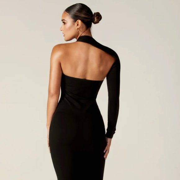 ALIEVA | Dresses | Alieva Lilux One Shoulder Modern Maxi Dress Black ...